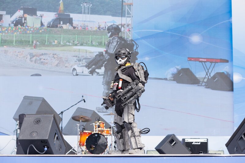 Cosplay 코스프레 엣지 오브 투모로우 엑소 슈트 제작 및 착용 Vortex Gaming