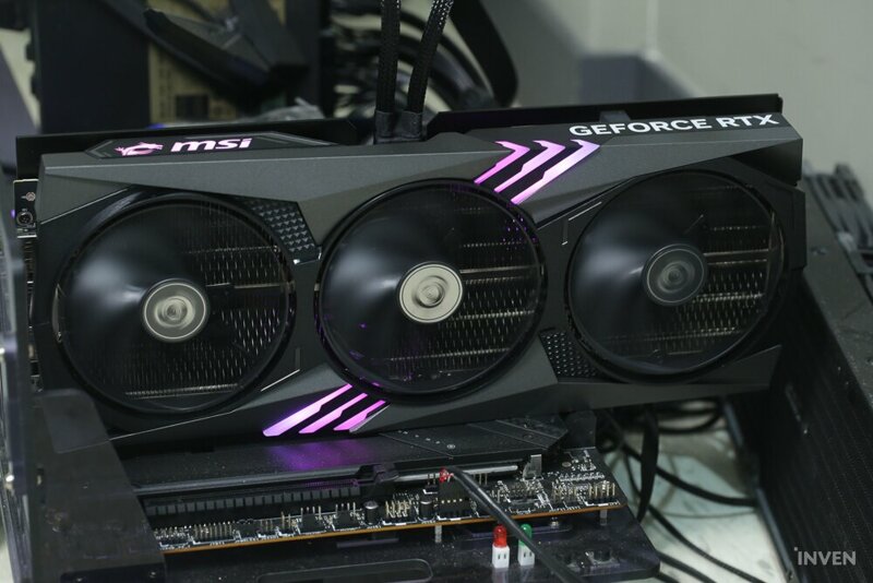 Msi 인벤 명품 쿨링 Msi 지포스 Rtx 4070 게이밍x 트리오 트라이프로져3 리뷰 By 인벤 Msi 브랜드 뉴스
