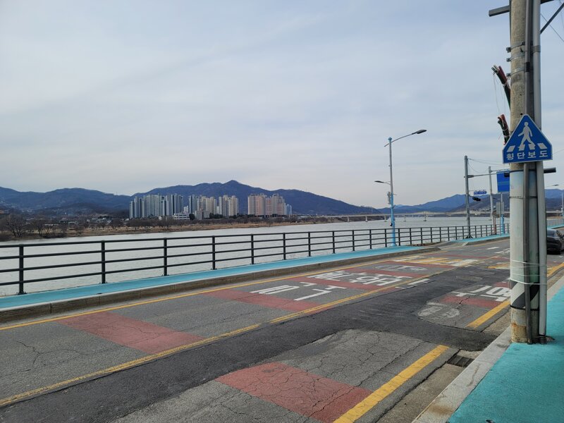 뭐 사러간단 핑계로 산책중 디아블로2 자유 게시판 디아블로2 인벤