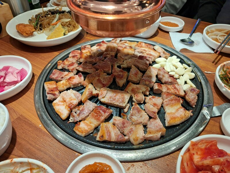 메이플스토리 인벤 일어나자마자 가족이 고깃집에 끌고옴 메이플스토리 인벤 자유게시판