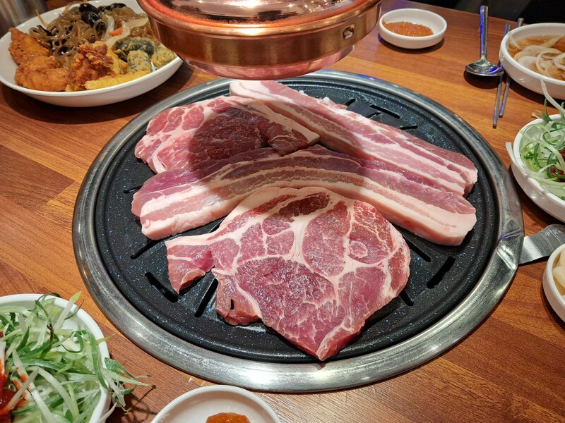 메이플스토리 인벤 일어나자마자 가족이 고깃집에 끌고옴 메이플스토리 인벤 자유게시판