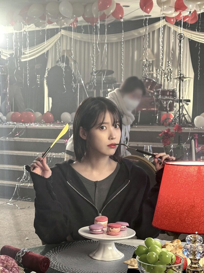 웹진 인벤 찢어진 스타킹 아이유 오픈이슈갤러리